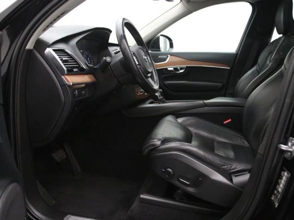 Volvo XC90 2019 in Vilnius, with an engine capacity of 2.00 L and mileage of 225 thousand km for 26599 €, photo 4 on AUTOMOTO.COM.LV