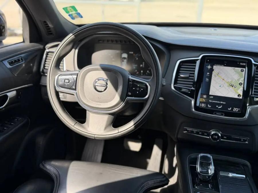 Volvo XC90 2019 in Riga, with an engine capacity of 2.00 L and mileage of 268 thousand km for 24500 €, photo 5 on AUTOMOTO.COM.LV