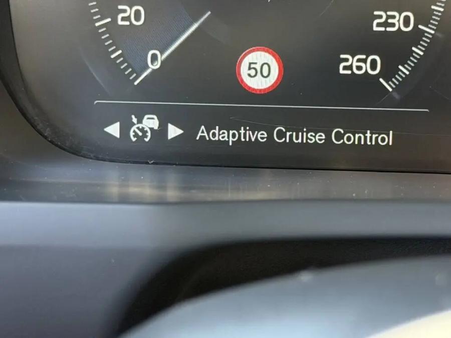 Volvo XC90 2019 in Riga, with an engine capacity of 2.00 L and mileage of 268 thousand km for 24500 €, photo 15 on AUTOMOTO.COM.LV