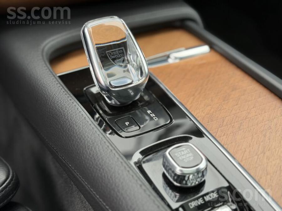 Volvo XC90 2021 in Riga, with an engine capacity of 2.00 L and mileage of 209 thousand km for 29500 €, photo 12 on AUTOMOTO.COM.LV