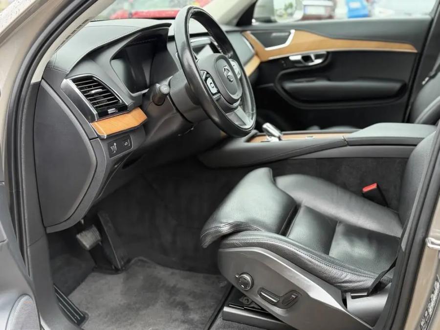 Volvo XC90 2021 in Riga, with an engine capacity of 2.00 L and mileage of 209 thousand km for 29500 €, photo 10 on AUTOMOTO.COM.LV