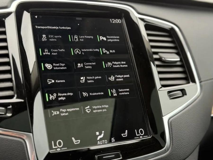 Volvo XC90 2021 in Riga, with an engine capacity of 2.00 L and mileage of 209 thousand km for 29500 €, photo 15 on AUTOMOTO.COM.LV