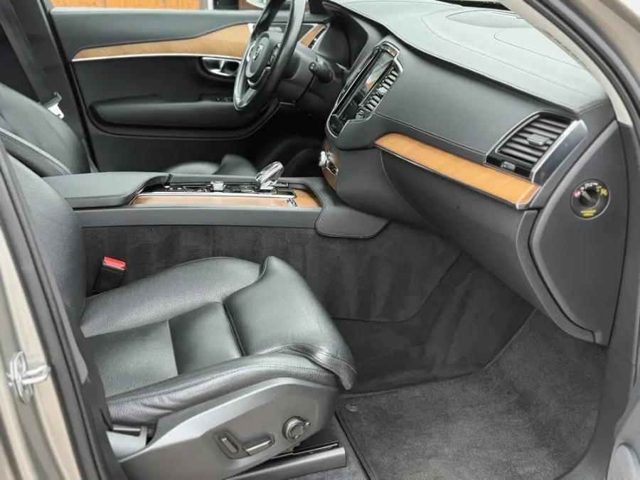 Volvo XC90 2021 in Riga, with an engine capacity of 2.00 L and mileage of 209 thousand km for 29500 €, photo 20 on AUTOMOTO.COM.LV