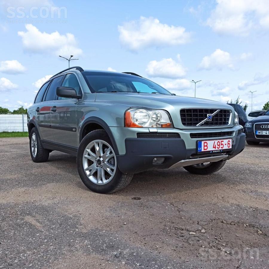 Green Volvo XC90 2003 in Daugavpils, with an engine capacity of 2.40 L and mileage of 0 thousand km for 41500 €, photo 2 on AUTOMOTO.COM.LV