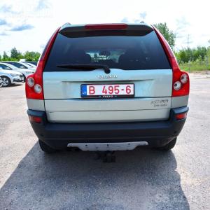 Green Volvo XC90 2003 in Daugavpils, with an engine capacity of 2.40 L and mileage of 0 thousand km for 41500 €, photo 6 on AUTOMOTO.COM.LV