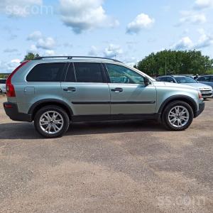 Green Volvo XC90 2003 in Daugavpils, with an engine capacity of 2.40 L and mileage of 0 thousand km for 41500 €, photo 8 on AUTOMOTO.COM.LV