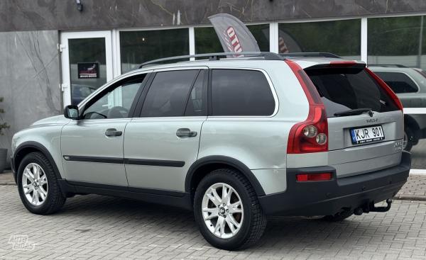 Green Volvo XC90 2003 in Radviliskis, with an engine capacity of 2.40 L and mileage of 354 thousand km for 2950 €, photo 10 on AUTOMOTO.COM.LV