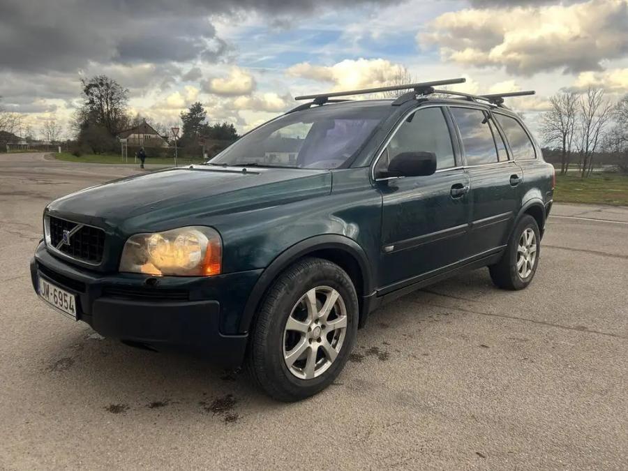 Green Volvo XC90 2003 in Grobiņa, with an engine capacity of 2.40 L and mileage of 408 thousand km for 2800 €, photo 1 on AUTOMOTO.COM.LV