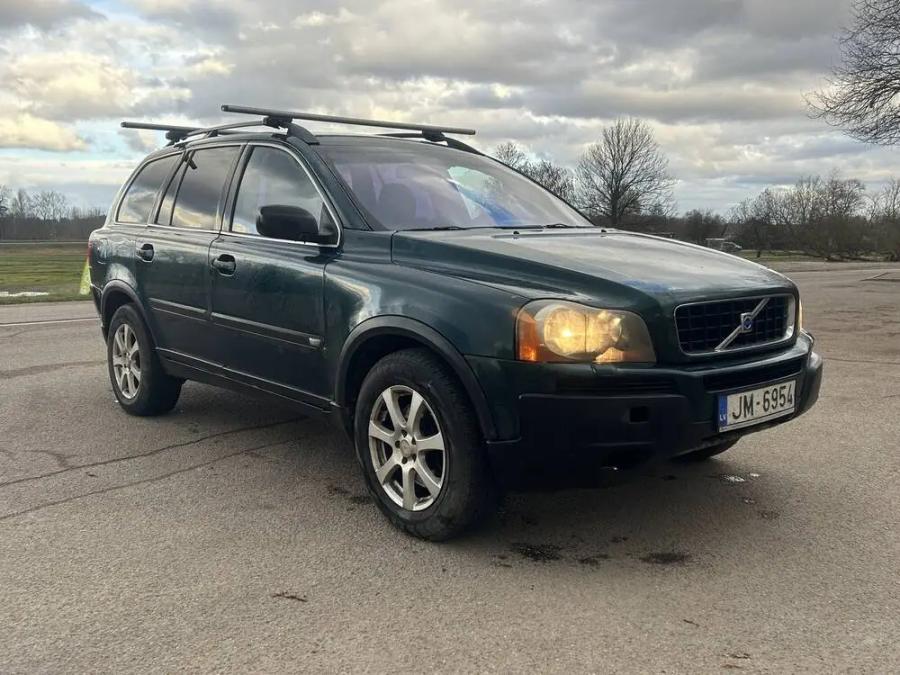 Green Volvo XC90 2003 in Grobiņa, with an engine capacity of 2.40 L and mileage of 408 thousand km for 2800 €, photo 4 on AUTOMOTO.COM.LV