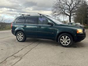 Green Volvo XC90 2003 in Grobiņa, with an engine capacity of 2.40 L and mileage of 408 thousand km for 2800 €, photo 5 on AUTOMOTO.COM.LV