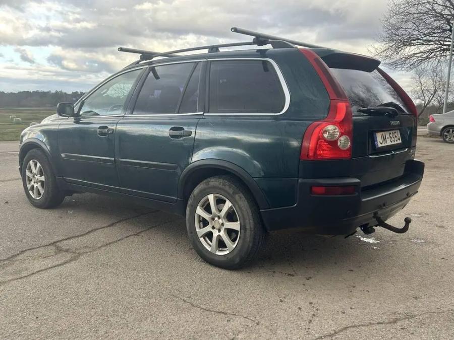 Green Volvo XC90 2003 in Grobiņa, with an engine capacity of 2.40 L and mileage of 408 thousand km for 2800 €, photo 6 on AUTOMOTO.COM.LV