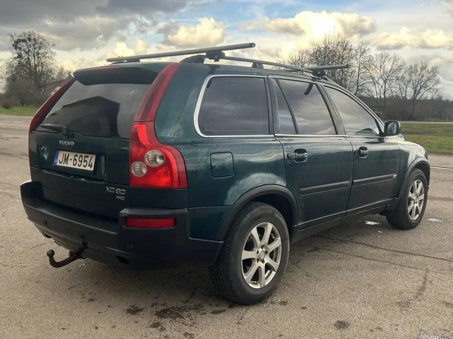 Green Volvo XC90 2003 in Grobiņa, with an engine capacity of 2.40 L and mileage of 408 thousand km for 2800 €, photo 8 on AUTOMOTO.COM.LV