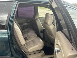 Green Volvo XC90 2003 in Grobiņa, with an engine capacity of 2.40 L and mileage of 408 thousand km for 2800 €, photo 9 on AUTOMOTO.COM.LV