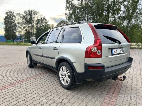 Green Volvo XC90 2003 in Cesis, with an engine capacity of 2.40 L and mileage of 414 thousand km for 3650 €, photo 4 on AUTOMOTO.COM.LV