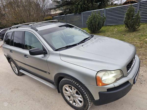 Green Volvo XC90 2004 in Kaunas, with an engine capacity of 2.40 L and mileage of 407 thousand km for 3200 €, photo 3 on AUTOMOTO.COM.LV