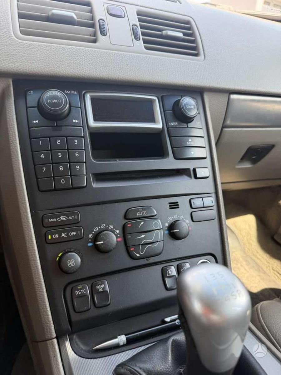 Zaļš Volvo XC90 2004 Kauņa, ar dzinēja tilpumu 2.40 L un nobraukumu 350 tūkst. km par 3300 €, foto 22 vietnē AUTOMOTO.COM.LV