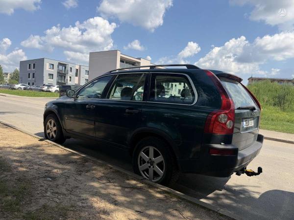 Green Volvo XC90 2004 in Kaunas, with an engine capacity of 2.40 L and mileage of 350 thousand km for 3300 €, photo 9 on AUTOMOTO.COM.LV