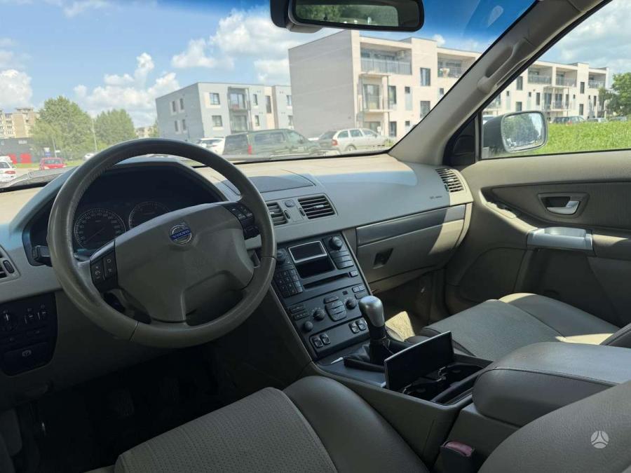 Zaļš Volvo XC90 2004 Kauņa, ar dzinēja tilpumu 2.40 L un nobraukumu 350 tūkst. km par 3300 €, foto 15 vietnē AUTOMOTO.COM.LV