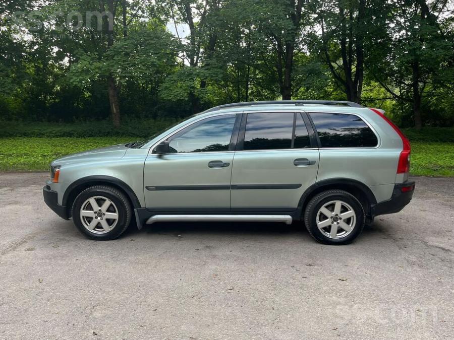 Green Volvo XC90 2004 in Riga, with an engine capacity of 2.40 L and mileage of 0 thousand km for 3100 €, photo 3 on AUTOMOTO.COM.LV