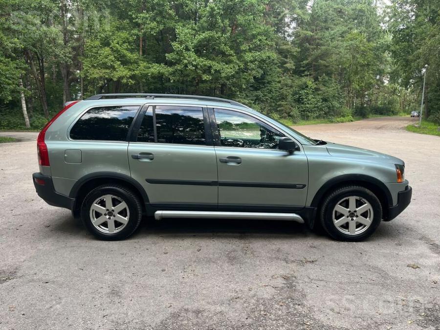 Green Volvo XC90 2004 in Riga, with an engine capacity of 2.40 L and mileage of 0 thousand km for 3100 €, photo 7 on AUTOMOTO.COM.LV