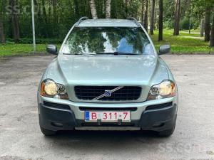 Green Volvo XC90 2004 in Riga, with an engine capacity of 2.40 L and mileage of 0 thousand km for 3100 €, photo 9 on AUTOMOTO.COM.LV