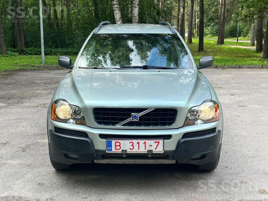 Green Volvo XC90 2004 in Riga, with an engine capacity of 2.40 L and mileage of 0 thousand km for 3100 €, photo 9 on AUTOMOTO.COM.LV