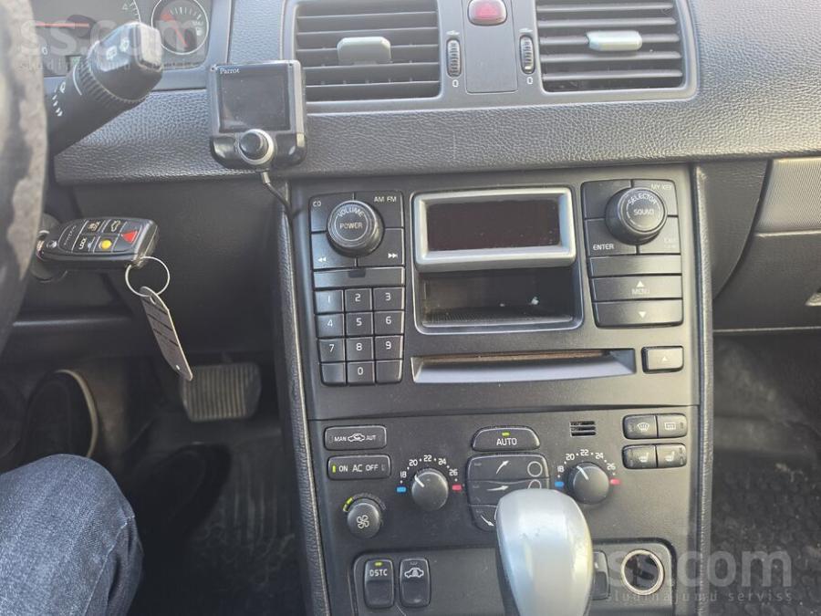 Zaļš Volvo XC90 2004 Jelgava, ar dzinēja tilpumu 2.40 L un nobraukumu 458 tūkst. km par 1999 €, foto 17 vietnē AUTOMOTO.COM.LV