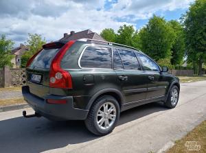 Green Volvo XC90 2005 in Naujoji Akmene, with an engine capacity of 2.40 L and mileage of 345 thousand km for 2900 €, photo 6 on AUTOMOTO.COM.LV