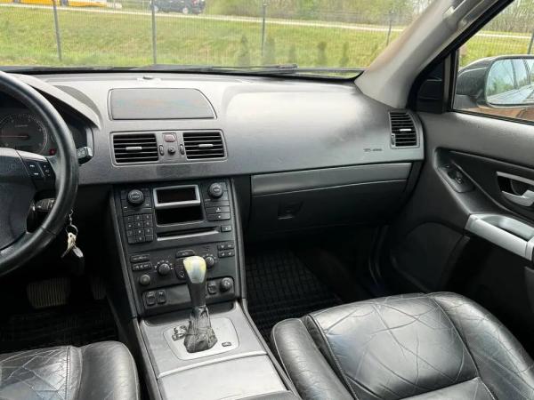 Zaļš Volvo XC90 2005 Jelgava, ar dzinēja tilpumu 2.40 L un nobraukumu 265 tūkst. km par 2999 €, foto 10 vietnē AUTOMOTO.COM.LV