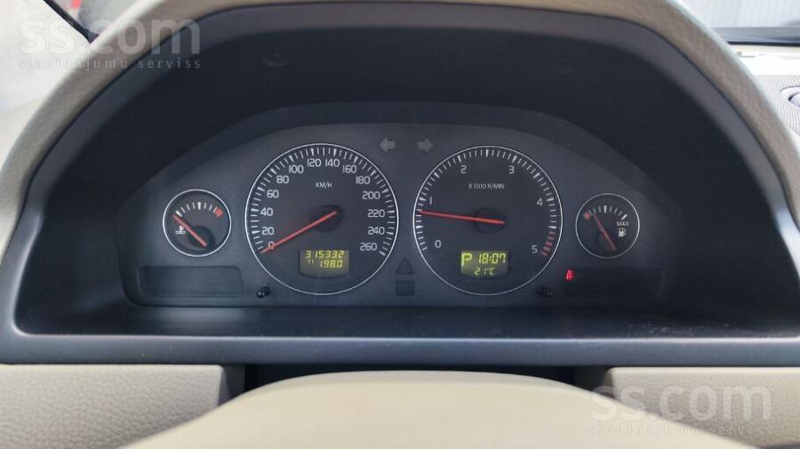 Зеленый Вольво ХС90 2005 в Рига, объемом двигателя 2.40 л и пробегом 315 тыс. км за 2900 €, фото 10 на AUTOMOTO.COM.LV