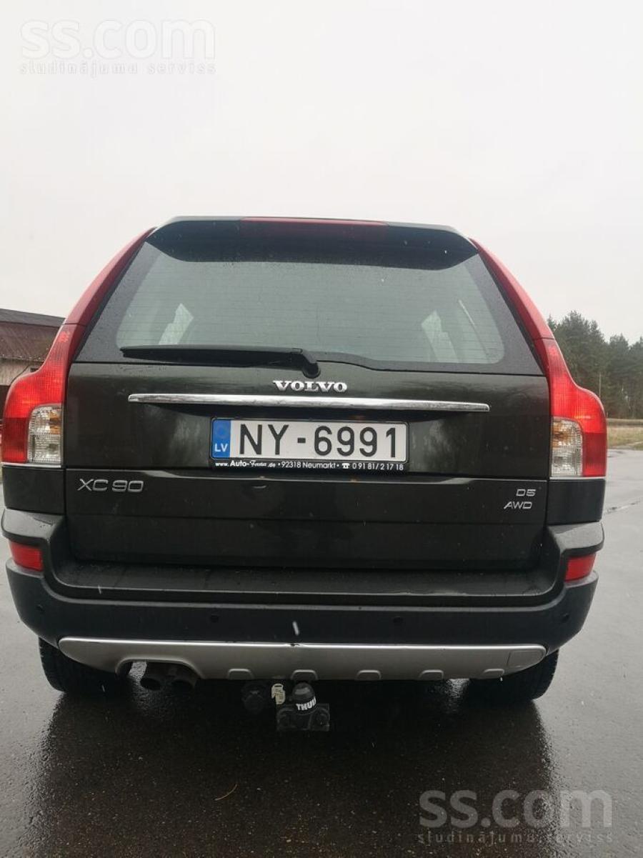 Green Volvo XC90 2006 in Daugavpils, with an engine capacity of 2.40 L and mileage of 0 thousand km for 4850 €, photo 2 on AUTOMOTO.COM.LV