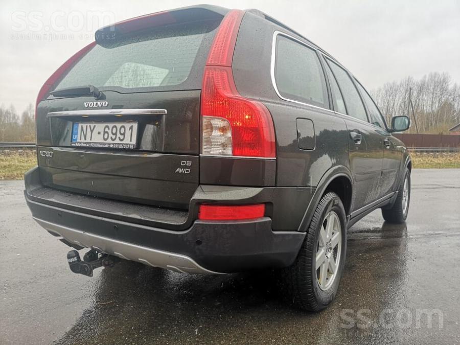 Green Volvo XC90 2006 in Daugavpils, with an engine capacity of 2.40 L and mileage of 0 thousand km for 4850 €, photo 3 on AUTOMOTO.COM.LV