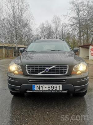 Green Volvo XC90 2006 in Daugavpils, with an engine capacity of 2.40 L and mileage of 0 thousand km for 4850 €, photo 6 on AUTOMOTO.COM.LV