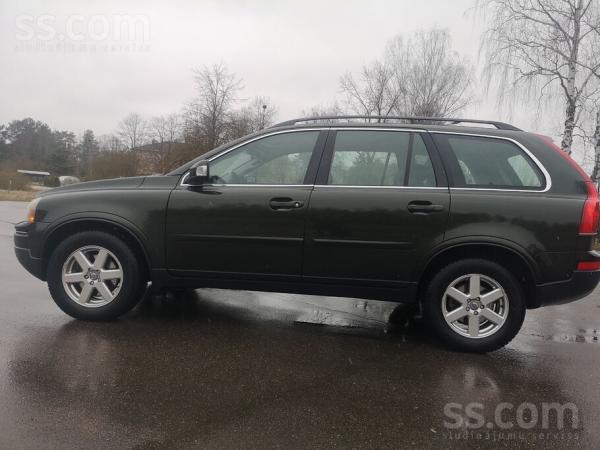 Green Volvo XC90 2006 in Daugavpils, with an engine capacity of 2.40 L and mileage of 0 thousand km for 4850 €, photo 8 on AUTOMOTO.COM.LV