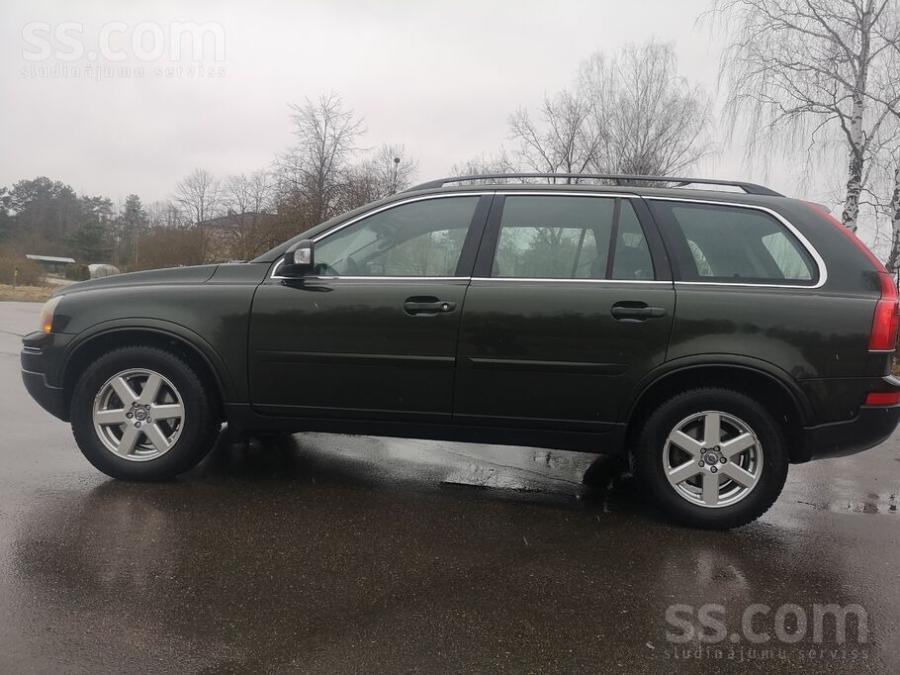 Green Volvo XC90 2006 in Daugavpils, with an engine capacity of 2.40 L and mileage of 0 thousand km for 4850 €, photo 8 on AUTOMOTO.COM.LV