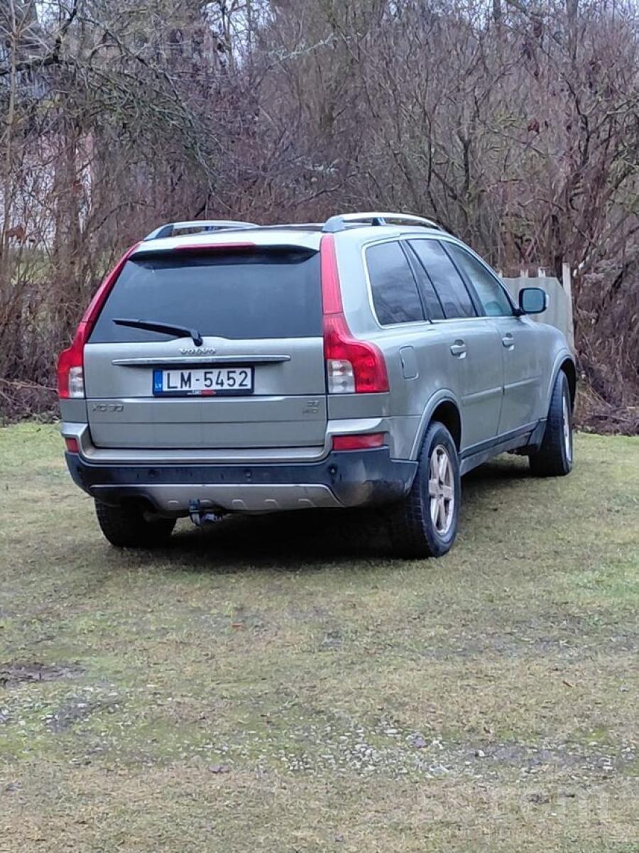 Green Volvo XC90 2006 in Riga, with an engine capacity of 2.40 L and mileage of 323 thousand km for 5500 €, photo 1 on AUTOMOTO.COM.LV