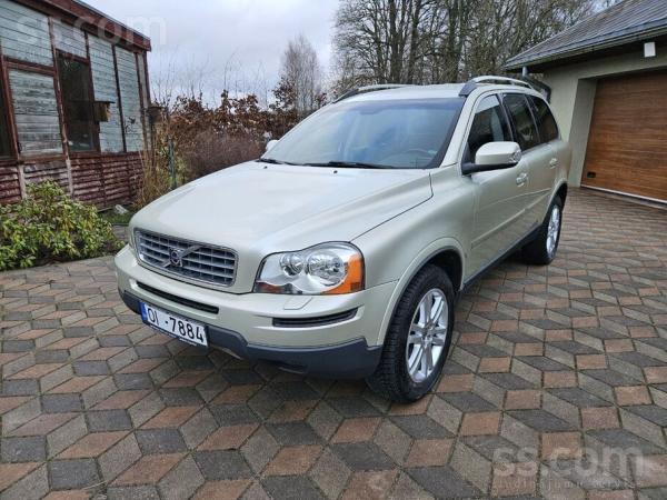 Green Volvo XC90 2006 in Talsi, with an engine capacity of 2.40 L and mileage of 252 thousand km for 7399 €, photo 2 on AUTOMOTO.COM.LV