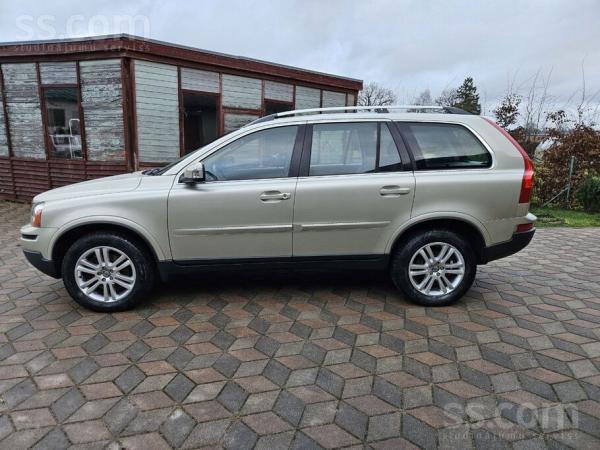 Green Volvo XC90 2006 in Talsi, with an engine capacity of 2.40 L and mileage of 252 thousand km for 7399 €, photo 6 on AUTOMOTO.COM.LV