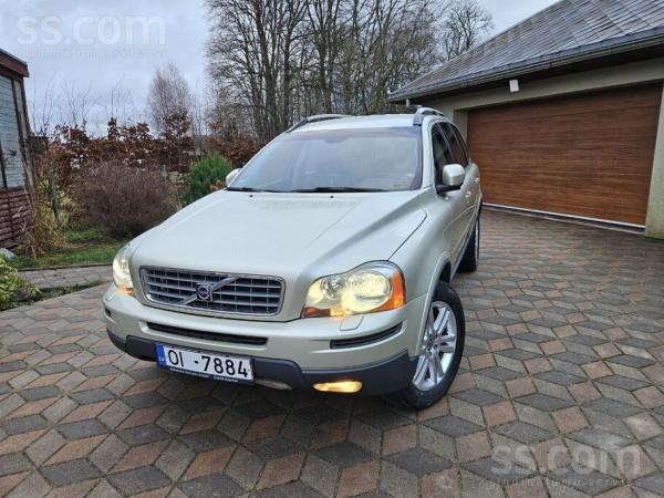Green Volvo XC90 2006 in Talsi, with an engine capacity of 2.40 L and mileage of 252 thousand km for 7399 €, photo 7 on AUTOMOTO.COM.LV