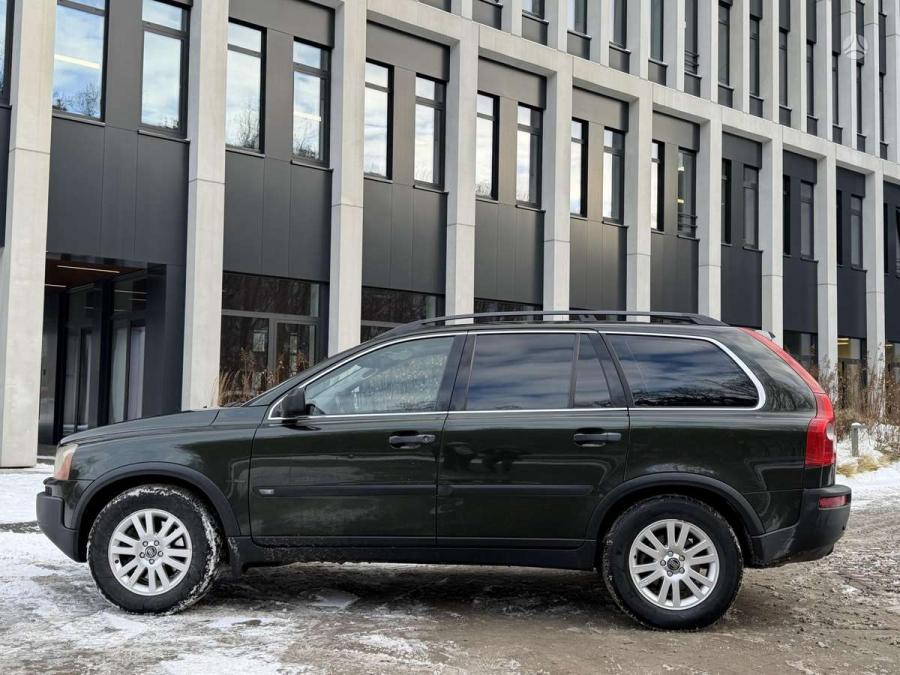 Green Volvo XC90 2006 in Vilnius, with an engine capacity of 2.40 L and mileage of 470 thousand km for 4200 €, photo 6 on AUTOMOTO.COM.LV