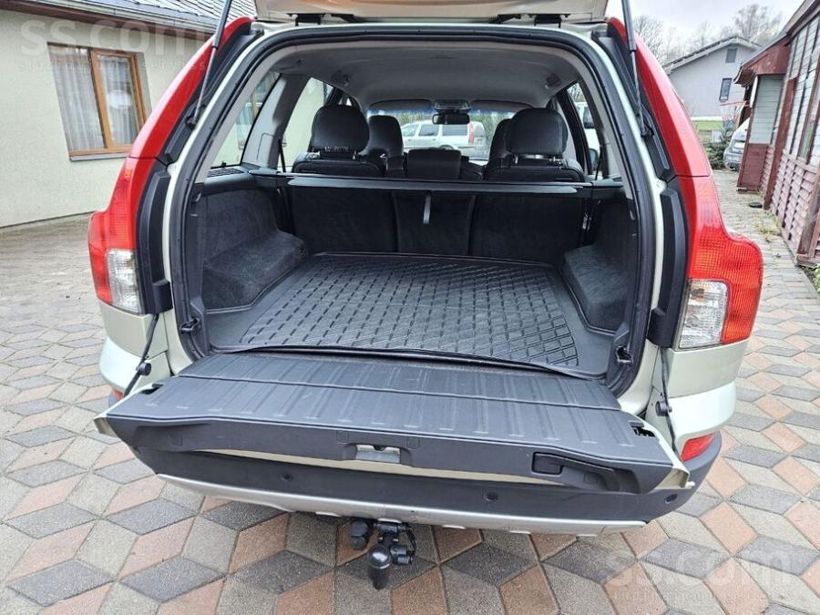 Zaļš Volvo XC90 2006 Talsi, ar dzinēja tilpumu 2.40 L un nobraukumu 255 tūkst. km par 6950 €, foto 9 vietnē AUTOMOTO.COM.LV