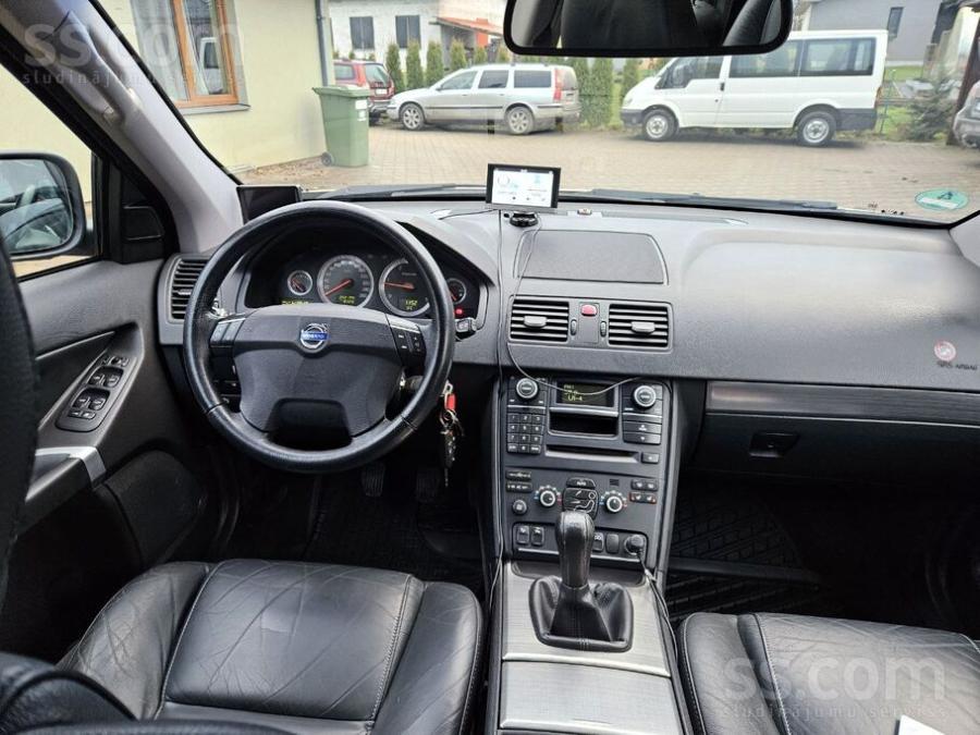 Zaļš Volvo XC90 2006 Talsi, ar dzinēja tilpumu 2.40 L un nobraukumu 255 tūkst. km par 6950 €, foto 12 vietnē AUTOMOTO.COM.LV