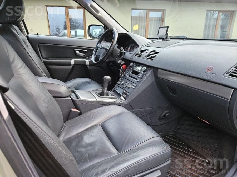 Zaļš Volvo XC90 2006 Talsi, ar dzinēja tilpumu 2.40 L un nobraukumu 255 tūkst. km par 6950 €, foto 13 vietnē AUTOMOTO.COM.LV
