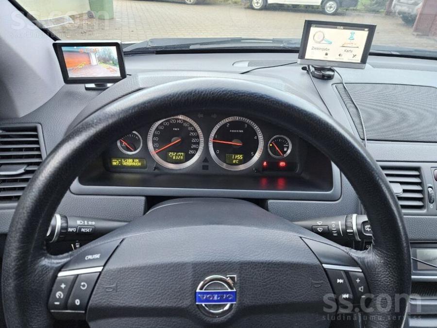 Zaļš Volvo XC90 2006 Talsi, ar dzinēja tilpumu 2.40 L un nobraukumu 255 tūkst. km par 6950 €, foto 15 vietnē AUTOMOTO.COM.LV