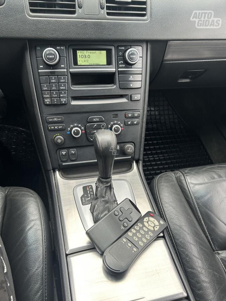 Zaļš Volvo XC90 2006 Panevēža, ar dzinēja tilpumu 2.40 L un nobraukumu 440 tūkst. km par 2850 €, foto 13 vietnē AUTOMOTO.COM.LV