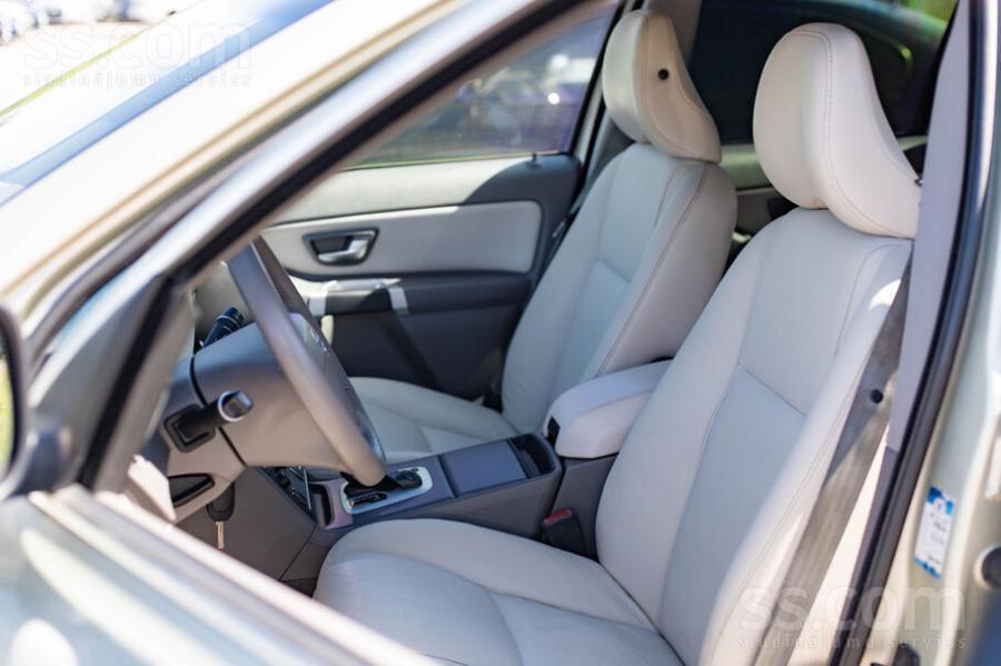Zaļš Volvo XC90 2007 Rīga, ar dzinēja tilpumu 2.40 L un nobraukumu 352 tūkst. km par 5490 €, foto 12 vietnē AUTOMOTO.COM.LV