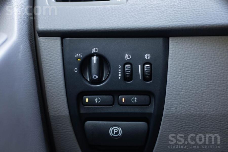 Zaļš Volvo XC90 2007 Rīga, ar dzinēja tilpumu 2.40 L un nobraukumu 352 tūkst. km par 5490 €, foto 15 vietnē AUTOMOTO.COM.LV