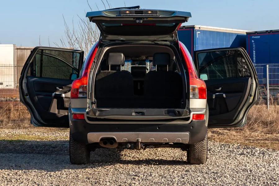 Zaļš Volvo XC90 2007 Rīga, ar dzinēja tilpumu 2.40 L un nobraukumu 360 tūkst. km par 6495 €, foto 6 vietnē AUTOMOTO.COM.LV