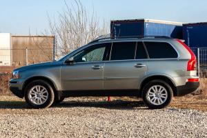 Zaļš Volvo XC90 2007 Rīga, ar dzinēja tilpumu 2.40 L un nobraukumu 360 tūkst. km par 6495 €, foto 9 vietnē AUTOMOTO.COM.LV