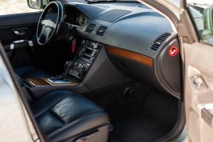 Zaļš Volvo XC90 2007 Rīga, ar dzinēja tilpumu 2.40 L un nobraukumu 360 tūkst. km par 6495 €, foto 17 vietnē AUTOMOTO.COM.LV